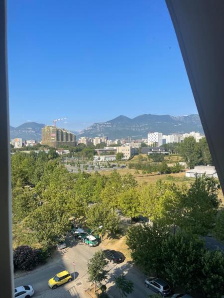 Sol Zoja Fusha E Aviacionit - Tirana