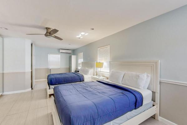 Hayes Garden Iv - Hallandale Beach, FL