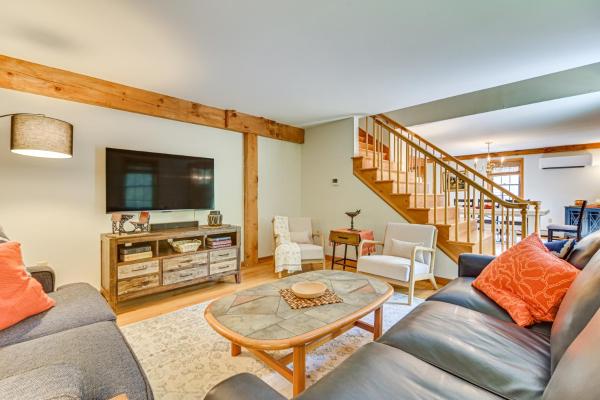 2 Mi To Beaches Charming Kennebunk Family Home - Kennebunkport, ME