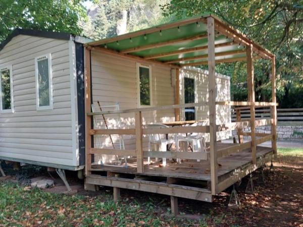 Mobil-home Confortable Avec Terrasse à Meyrueis - Capacité 4 Personnes - Api-1-52-356 - Meyrueis