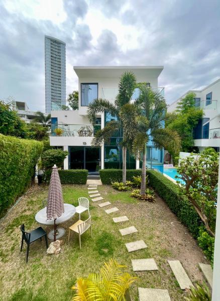 Youth Journey Six-bedroom Pool Villa - Pattaya City