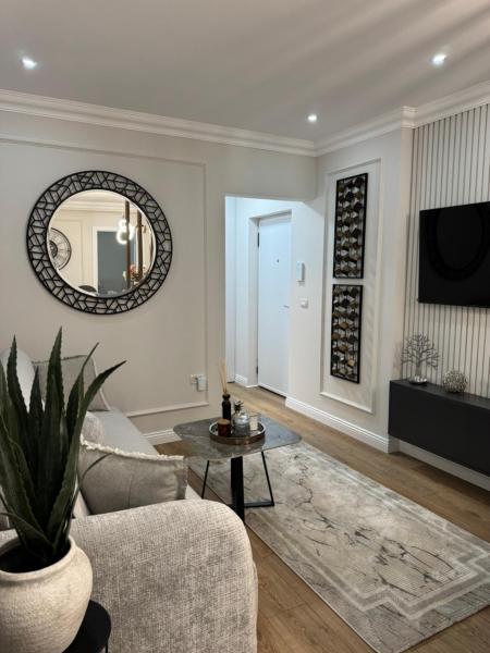 Silver Apartment - Siret