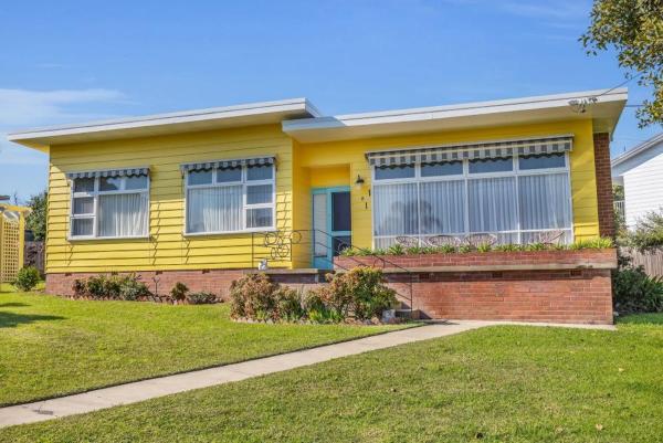 The 50's Beach House - Tura Beach