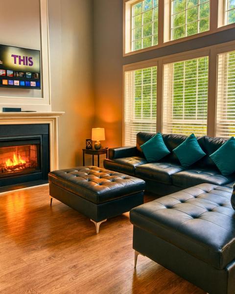 Comfy 5bed Gem! Fenced Back Yard, Game Room, Free Parking, Snacks, Pet Okay! - Marietta