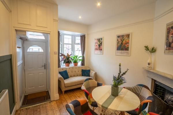 Victorian Character Property In The Heart Of Chester - Chester