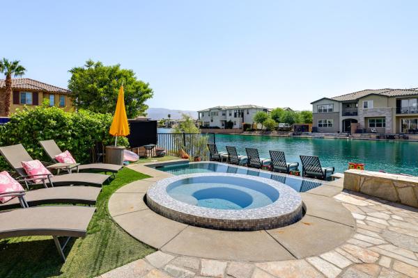 Game Room And Views Luxe Lakefront Home In Indio! - Indio, CA
