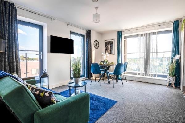 Heathrow Airport Flat With Balcony And Free Parking - Staines