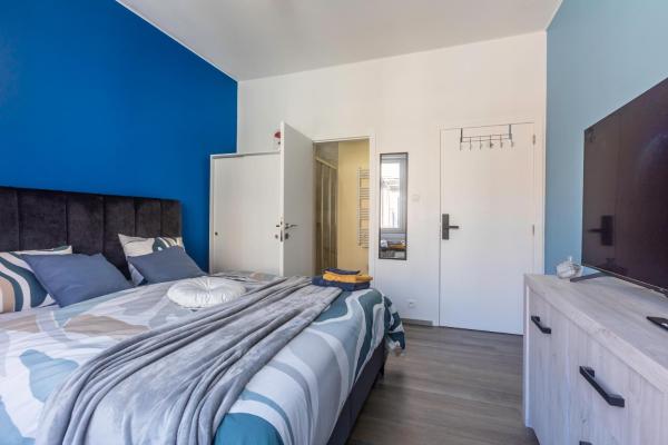 Chambre De Luxe Madrid A Liege Sale De Bain Privée 1er éTage Check In Autonome Cuisine Partagée - Liège