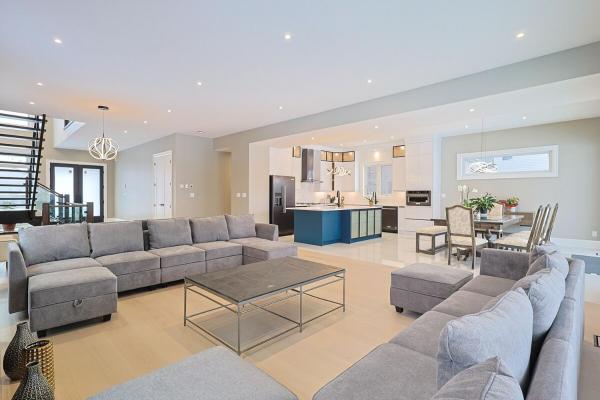 Modern 6 Bedroom Masterpiece In Niagara Falls - Niagara Falls