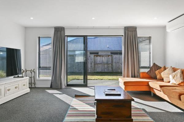 Huka Falls Getaway (Family Escape) - Lake Taupo