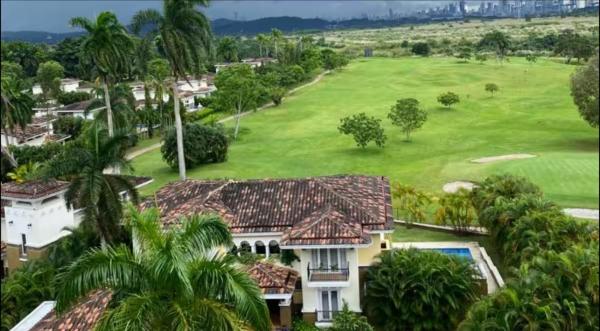Elegante Apartamento Con Golf, Restaurantes Y Spa - Panama