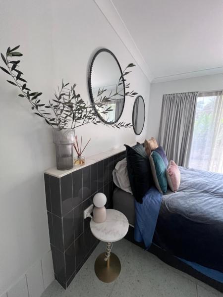 Sophisticated Spacious Self Contained Studio - Balmoral