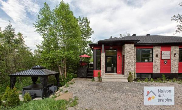 Mountain Spa & Pool Table - Maison Des Erables - Le Massif de Charlevoix