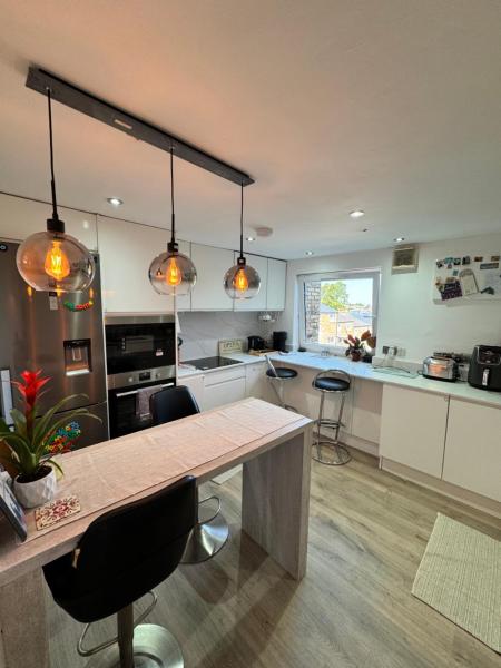 Sunset View 2br Apartment - Beautiful London View & Free Parking - イギリス クロイドン