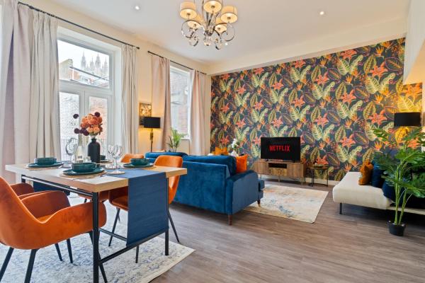 Outdoor Terrace - Luxurious City Centre Apartment - Canterbury
