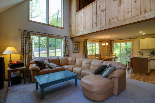 Spacious Home Adjacent To Mt Snow With Game Room! - Vermont