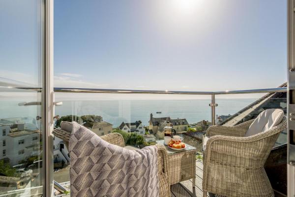 Penthouse Lemain Garden Apts - Looe