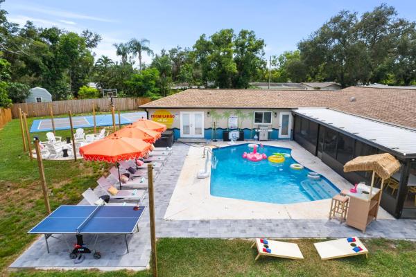 Resort Style Backyard Pool Movie Game Room - Clearwater Beach, FL