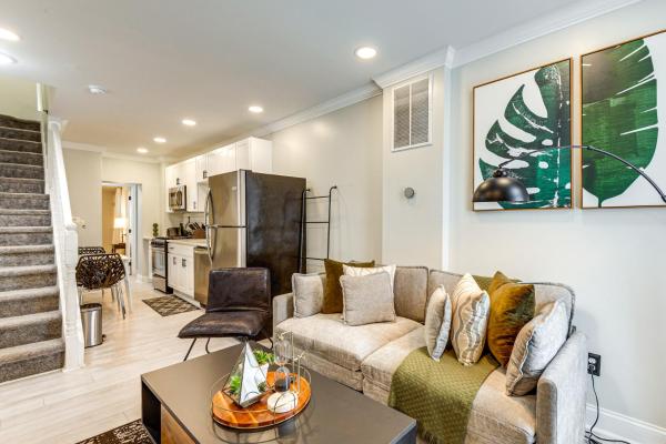 2 Blocks To Patterson Park Urban Stay Near Eats - UMD, Middle River