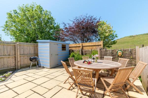 Dilly Dally - 울라콤