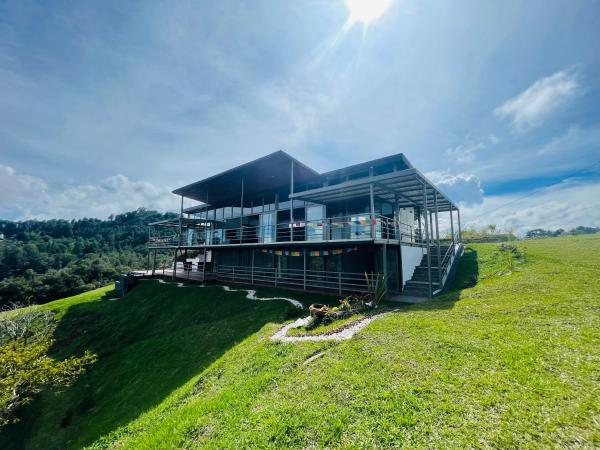 Casa Garuda, Hermosa Cabaña Con Vista A La Piedra De El Peñol - Guatapé