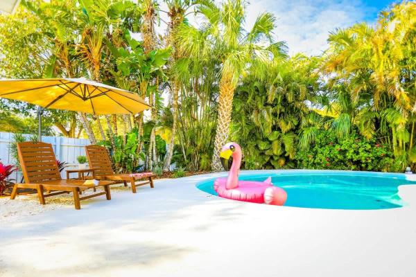 Paradiso Largo - 5 Min Beach Pool Bikes Grill & Games - Indian Rocks Beach, FL