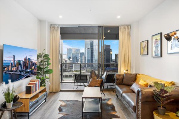 Central Brisbane Stay With Balcony Pool & Bbq - 米爾頓