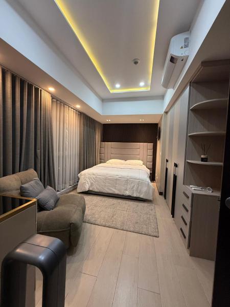 Executive Suites 4 Bedroom Condo Uptown Parksuites Bgc - Makati
