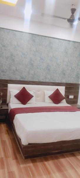 Hotel Dev Palace - Ahmedabad