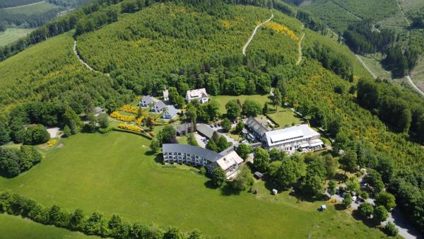 Berghotel Hoher Knochen - Ruhe & Natur - Neuastenberg