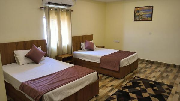 Hill Mountain Hotel - Tanakpur