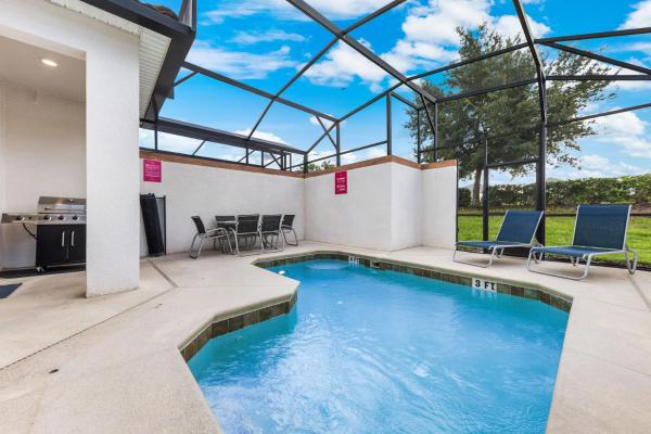 8917 Stinger Drive - Davenport