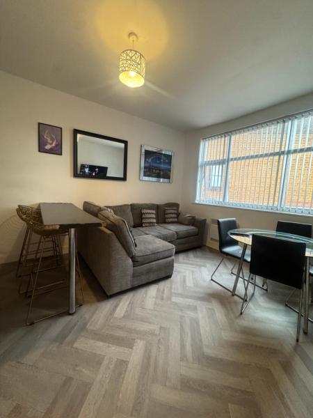 The Bake Apartment - 5 Bedroom Large Apartment Sleeps Up To 16 Person - ゲーツヘッド