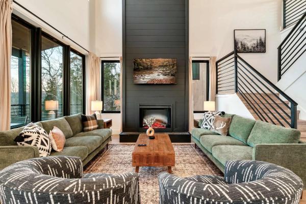 Modern Luxury Pool Hot Tub & Near Water Parks - Sevierville, TN