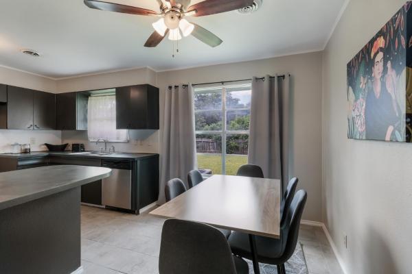 Bl, Lackland- Bmt- Seaworld- Washer-dryer - San Antonio, TX