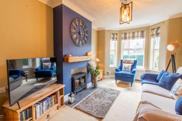 Modern Coastal Home Sleeping 5 - 2 Minute Walk To Pakefield Beach, Suffolk - Kessingland