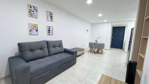 Spacious Apartment In The North On Av 19 Norte - Armenia, Colombia