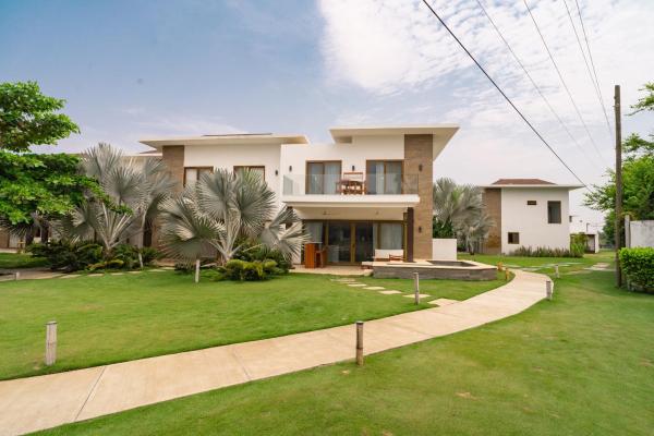 Designer Villa With Private Jacuzzi - Guatemala