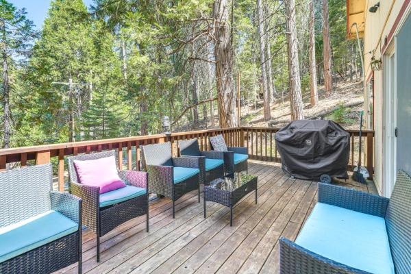 Hike, Swim, Golf Family Retreat In Arnold! - Arnold, CA