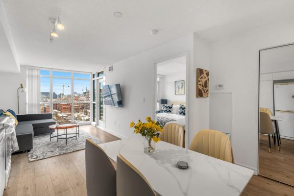 Condo Downtown Toronto With Free Parking - Mississauga