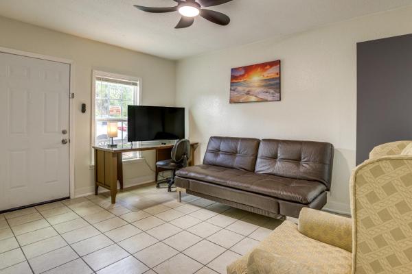 Suburban Home By Arthur Storey Park And Hca Houston! - Stafford, TX