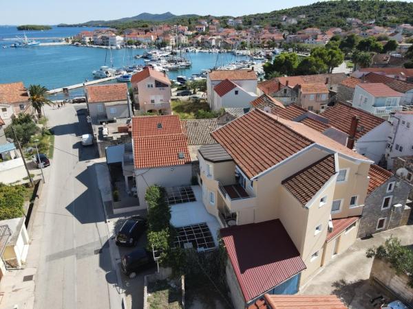 Apartments By The Sea Kukljica - Ugljan - 24795 - Sali