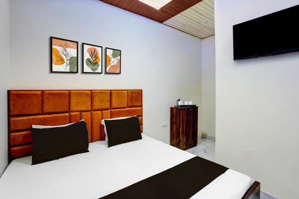 Hotel O Mathura Central Railway Junction Formerly Bhagwati Palace - Mathura