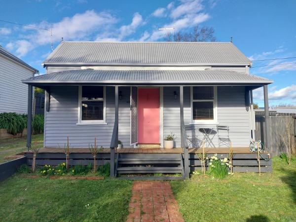 Lavender Cottage - Cute, Cosy & Pet Friendly - Sovereign Hill, Golden Point