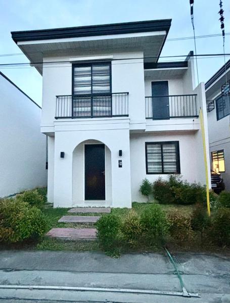 Elisa's 3 Bedroom With Pool - San Pablo City