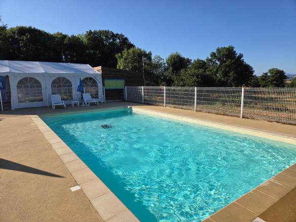 Camping Des Papillons - Auvergne