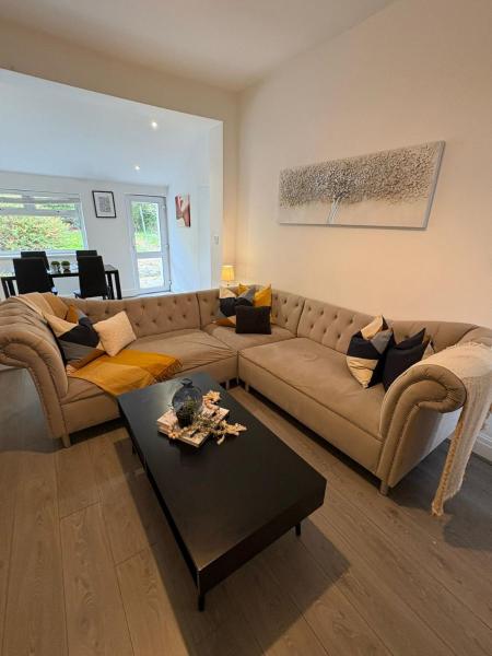 Spacious Bungalow In St Helens, 1-min Drive To Carr Mill Bridge - Higher End - Greater Manchester