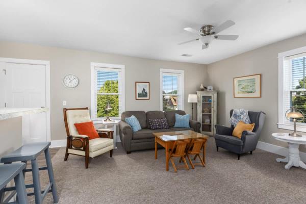 Clinton Ave Retreat - Grand Haven, MI