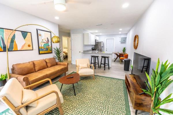 Trendy Home By Jet Skis Parks & Art Hotspots - Sarasota, FL