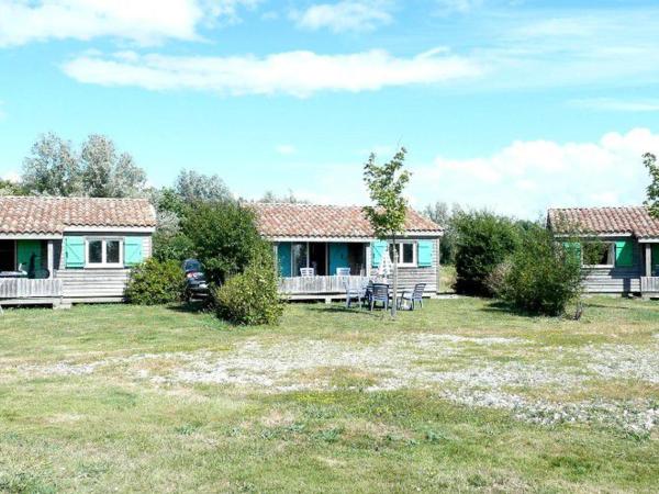 Chalet à Chaillé-les-marais - Terrasse Et Salon De Jardin - Api-1-52-363 - Marans